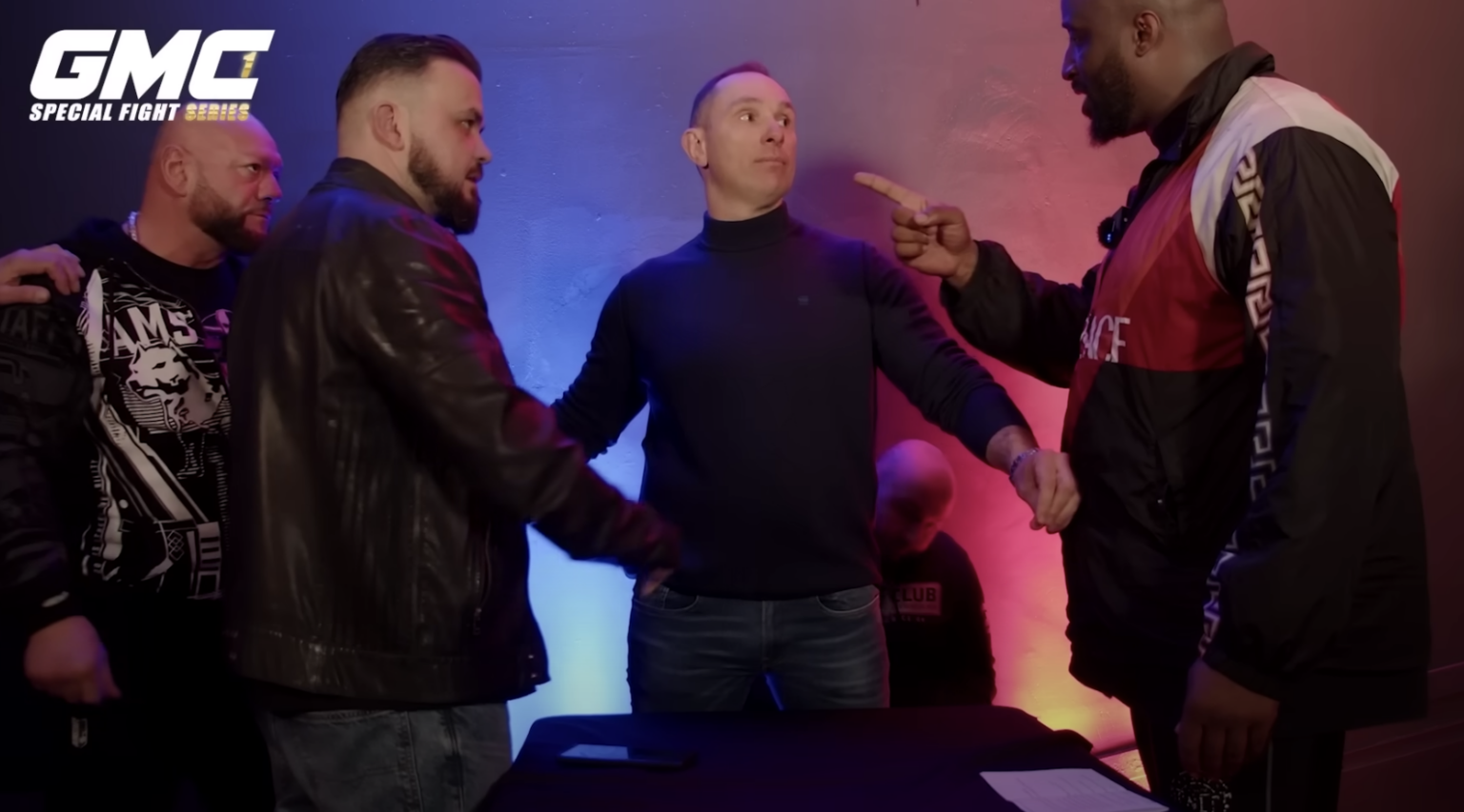 Manuellsen zeigt: DAS erwartet Bözemann!