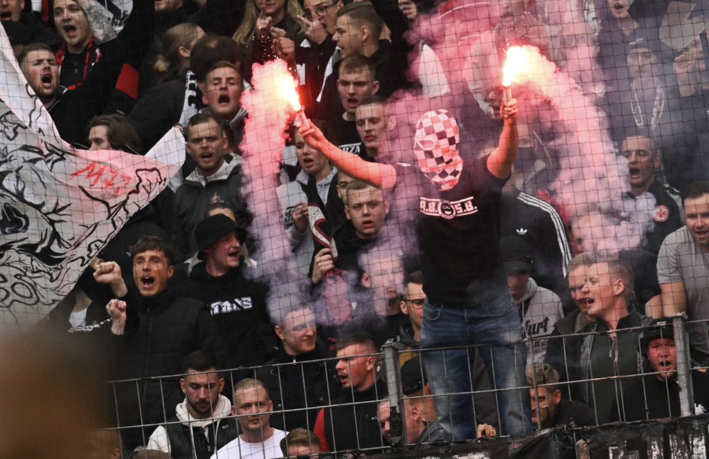 Barrelo legt sich mit Frankfurt-Hooligans an!